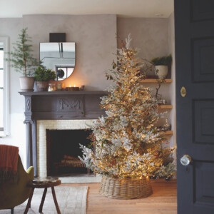 Artificial Christmas Trees I love - Handmade Farmhouse