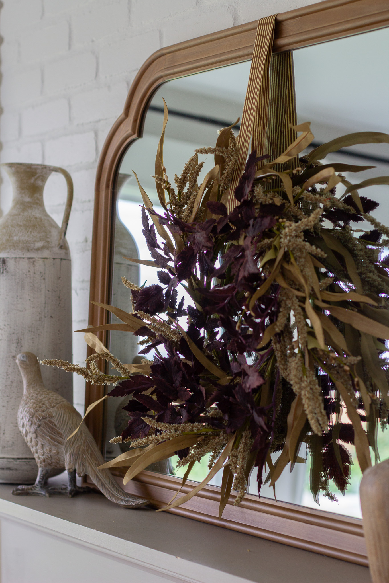 Subtle and Simple Fall Decor Ideas - Handmade Farmhouse