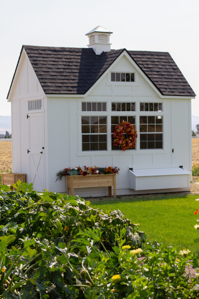 Farmhouse Chicken Coop - Handmade Farmhouse