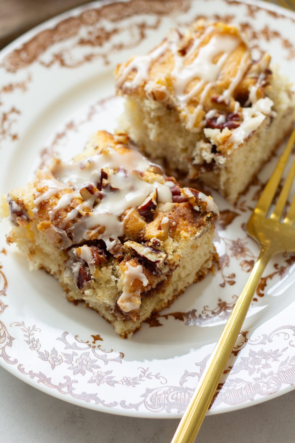 Cinnamon Streusel Coffee Cake - Handmade Farmhouse